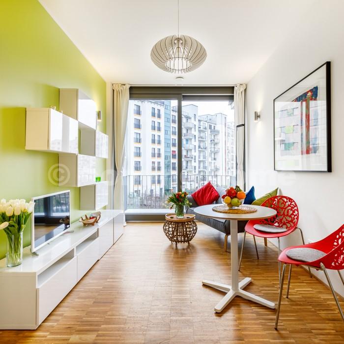 Welcome to Berlin: Modernes helles Apartment mit Balkon &... » coming home
