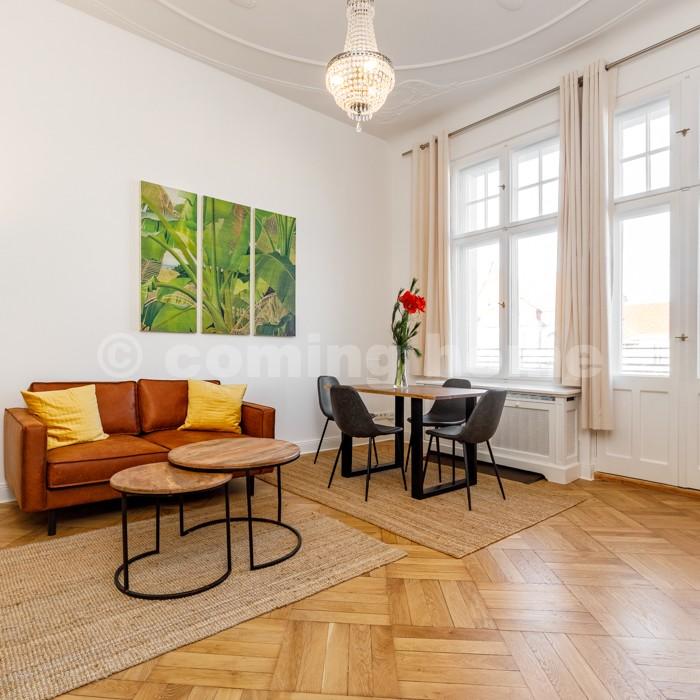 Über den Dächern von Charlottenburg: Schöne Altbauwohnung... » coming home